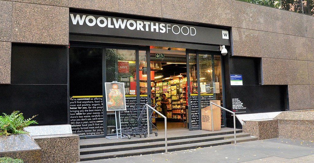 Woolworths rolls out drive-through click and collect shopping service