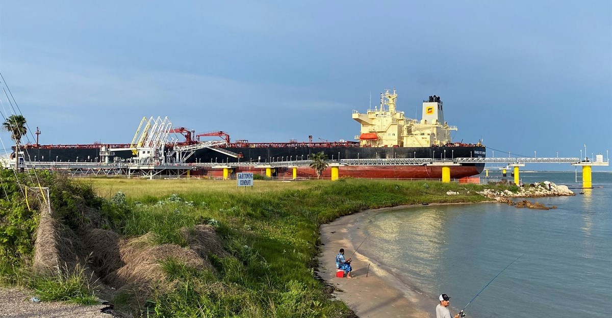 Rare shipment of US oil heads to SA Glencore refinery