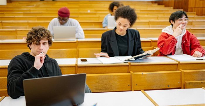 Record number of applications for SA student funding
